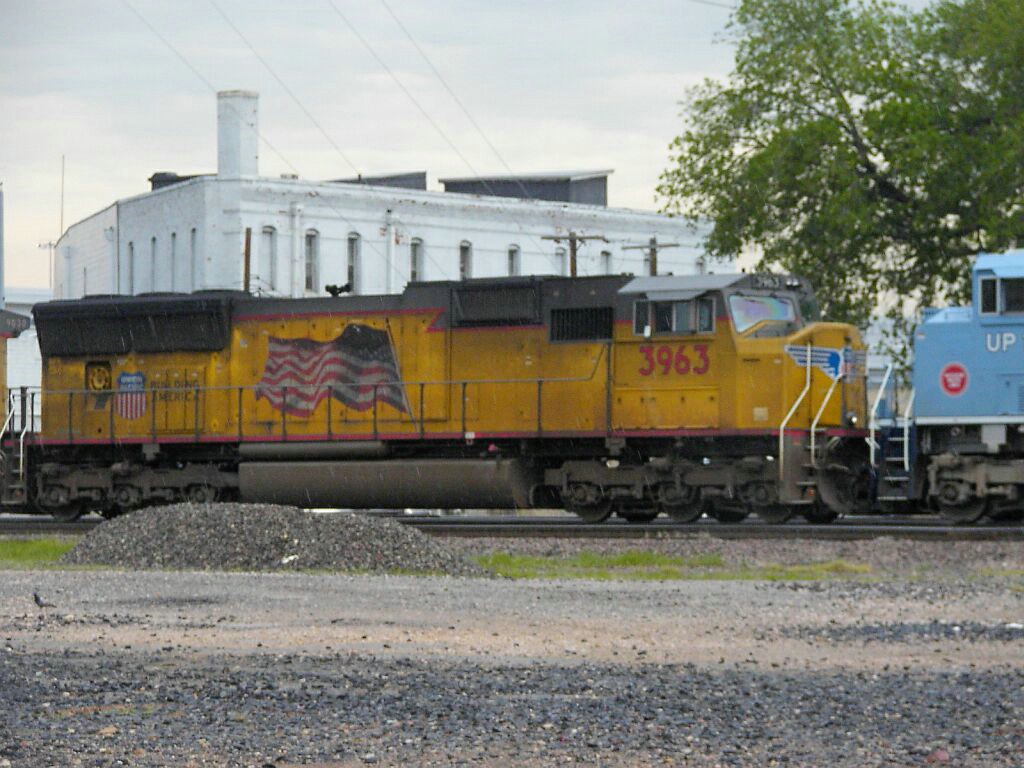 UP 3963